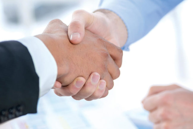 Handschlag: Richtig Hände schütteln